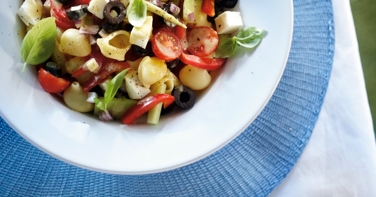 Pastasalade met mozzarella en kerstomaat recept - Boodschappen.nl